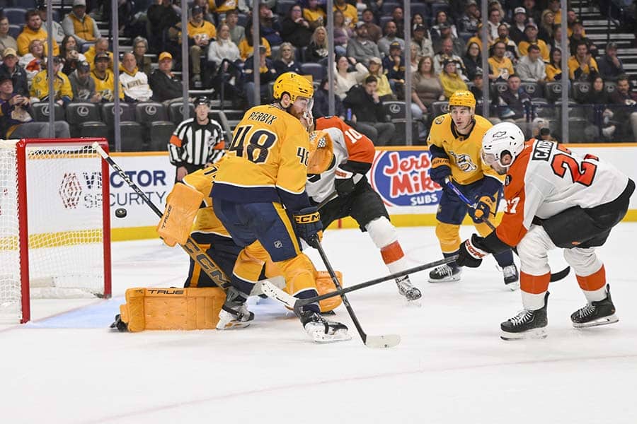 Flyers Score 2 in 2nd, Defeat Predators - Philadelphia Sports News ...
